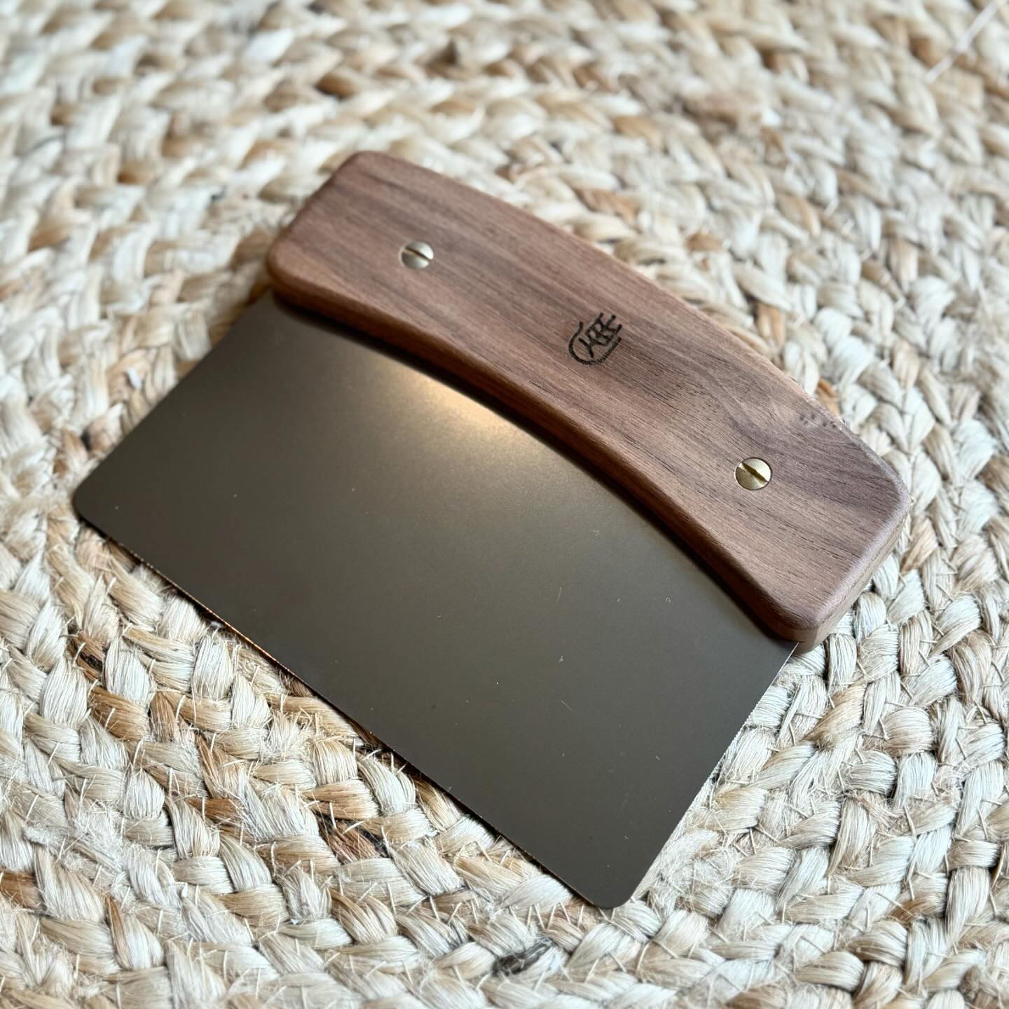 Bench Knife (Walnut)